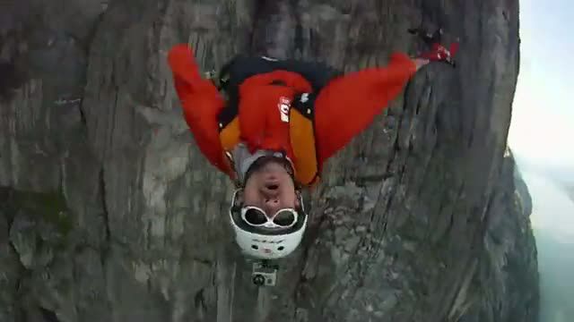 Soul Flyers Pulling Off 'Freefly-BASE' in Norway | TEEM