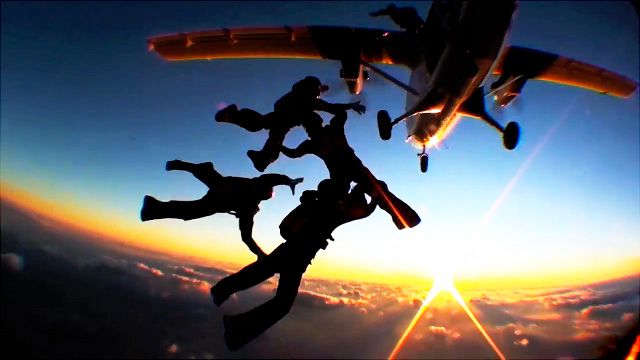 World-Class Skydiving: Hayabusa Does Dubai | TEEM